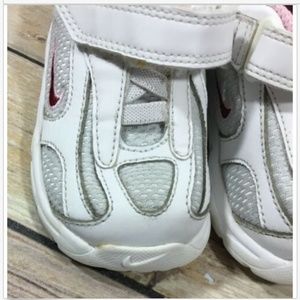 Nike | Shoes | Nike Hook Loop Fastener Athletic Tennis Shoes 5c | Poshmark